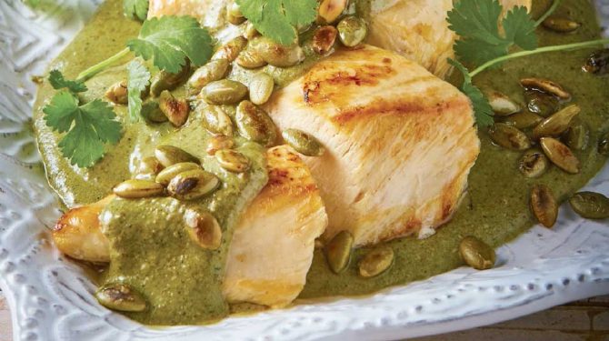Platillos con mole que debes cocinar