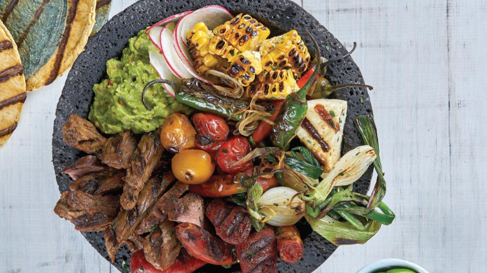 5 deliciosas formas de servir un molcajete para tu fiesta