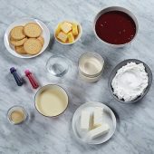 Pay de gelatina de frutos rojos, paso a paso