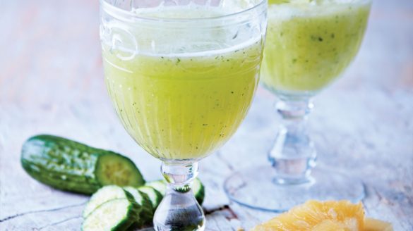 Agua de pepino con limon: descubre sus beneficios y aprende a prepararla