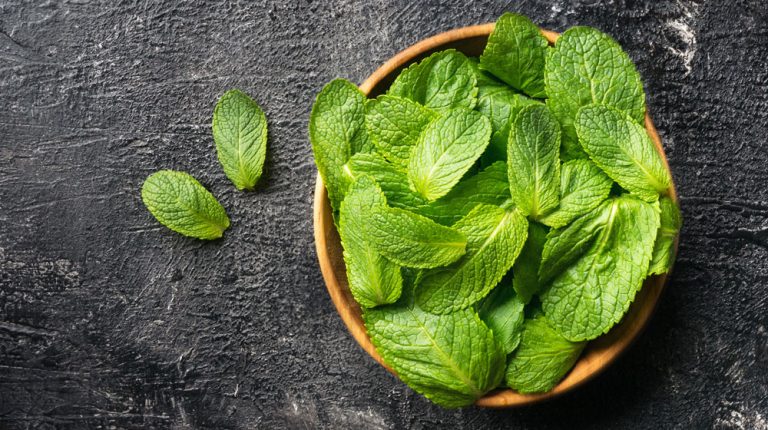 Beneficios de tomar té de menta para tu salud que no conocías
