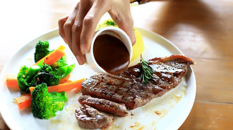 Rib eye con mermelada de frutos rojos con chile morita McCormick ...