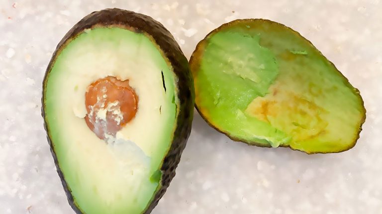 Cáscara de aguacate hass: aprovéchala al máximo con estos 5 trucos
