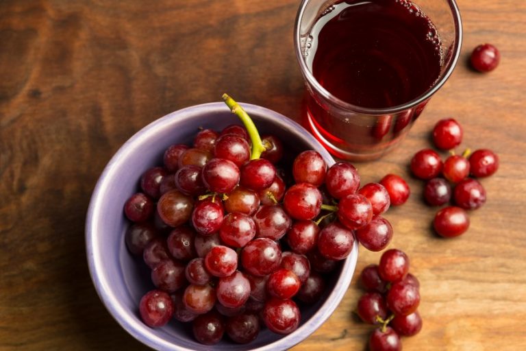 Jugo rojo antioxidante: ¿cuáles son sus beneficios y cómo tomarlo?