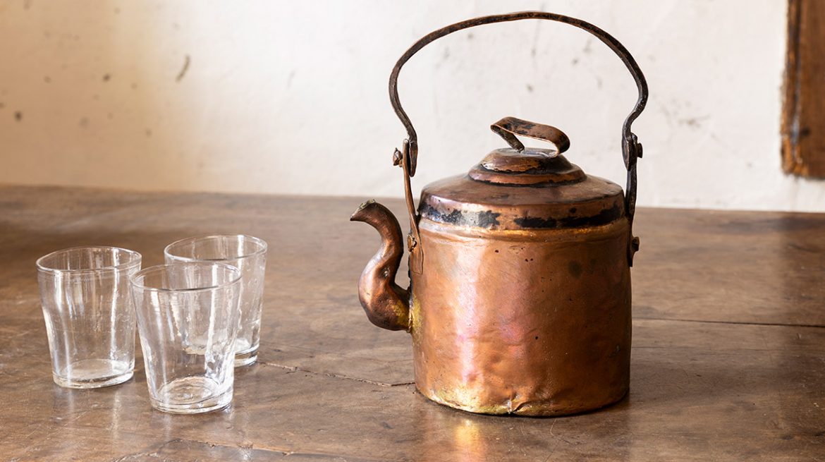 Mira lo que ocurre si bebes agua en un recipiente de cobre